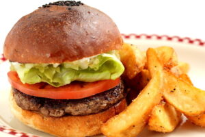 【芝公園・港区】肉汁溢れる絶品体験！「MUNCH’S BURGER SHACK（マンチーズバーガーシャック）」で究極のハンバーガーを ...